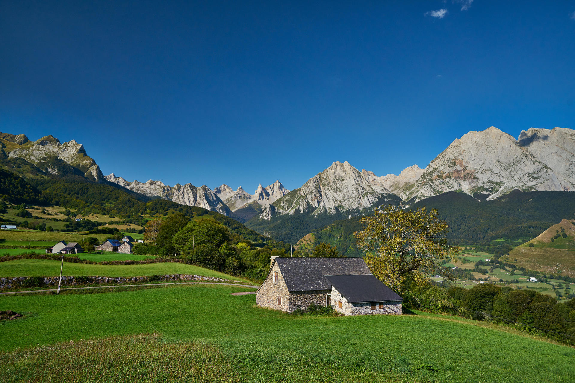 El circo de Lescun en primavera | Site officiel des Pyrénées Béarnaises